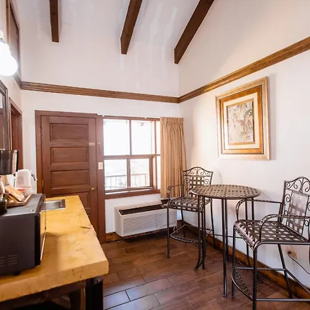 Brookside Lodge Gatlinburg - Rooms Review, Location, Price From 69US$, Updated 2024 ...