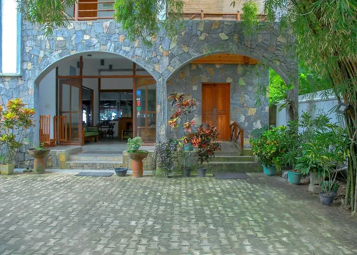 Top Waterparks Hotels in Mirissa, Sri Lanka | splashworld.net